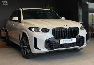 White BMW X5 2023 in Klaipeda, with an engine capacity of 3.00 L and mileage of 99 thousand km for 69991 €, photo 4 on AUTOMOTO.COM.LV