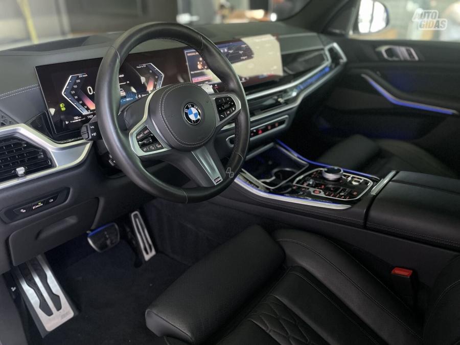 White BMW X5 2023 in Klaipeda, with an engine capacity of 3.00 L and mileage of 99 thousand km for 69991 €, photo 12 on AUTOMOTO.COM.LV