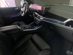 White BMW X5 2023 in Klaipeda, with an engine capacity of 3.00 L and mileage of 99 thousand km for 69991 €, photo 14 on AUTOMOTO.COM.LV