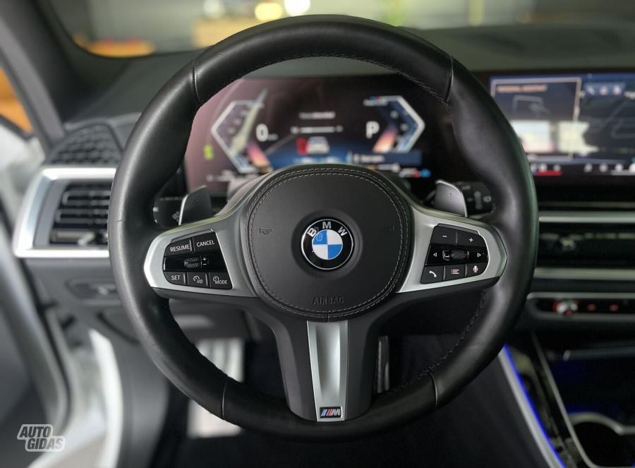 White BMW X5 2023 in Klaipeda, with an engine capacity of 3.00 L and mileage of 99 thousand km for 69991 €, photo 15 on AUTOMOTO.COM.LV