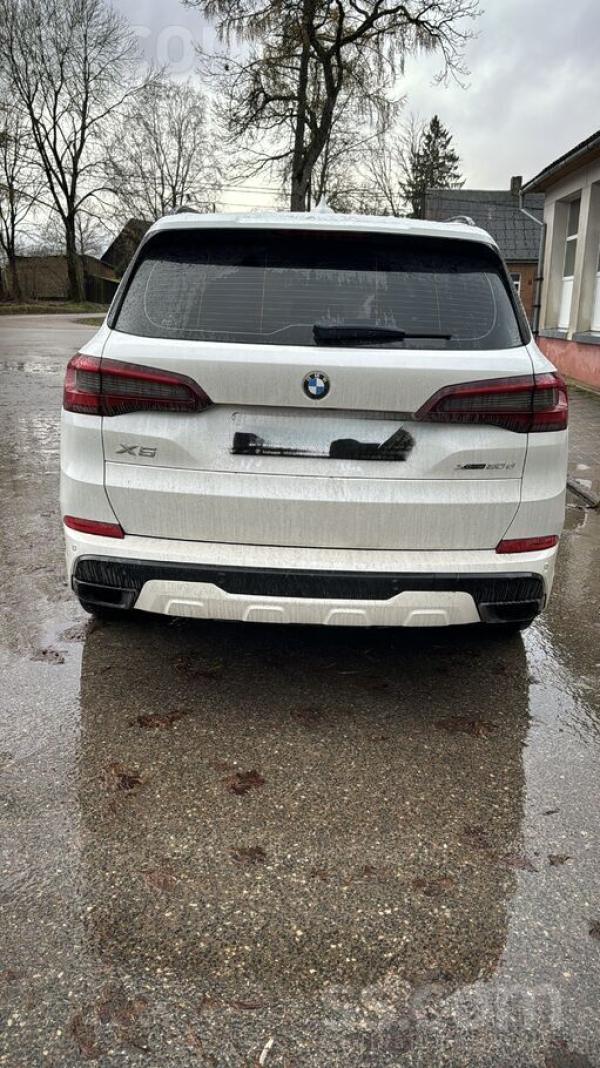 BMW X5 2023 LiepÄja vietnÄ Balts BMW X5 2023 LiepÄja, ar dzinÄja tilpumu 3.00 L un nobraukumu 53 tÅ«kst. km par 60000 ā¬, foto 3 vietnÄ AUTOMOTO.COM.LV