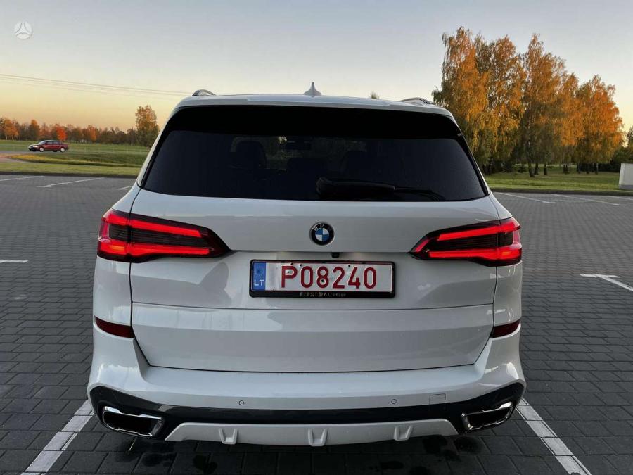 White BMW X5 2023 in Marijampole, with an engine capacity of 2.99 L and mileage of 76 thousand km for 45500 €, photo 13 on AUTOMOTO.COM.LV