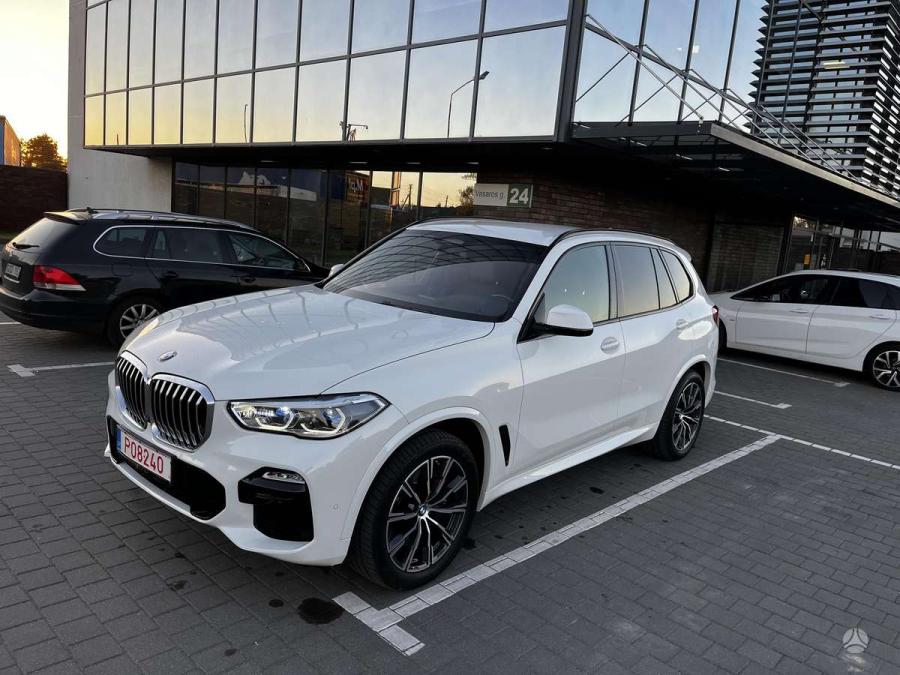 White BMW X5 2023 in Marijampole, with an engine capacity of 2.99 L and mileage of 76 thousand km for 45500 €, photo 18 on AUTOMOTO.COM.LV