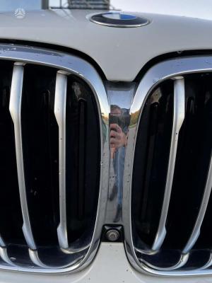 White BMW X5 2023 in Marijampole, with an engine capacity of 2.99 L and mileage of 76 thousand km for 45500 €, photo 29 on AUTOMOTO.COM.LV