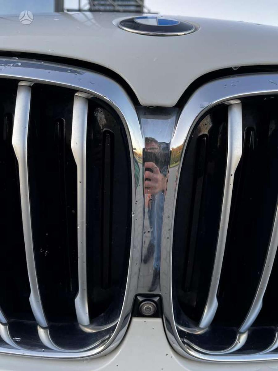 White BMW X5 2023 in Marijampole, with an engine capacity of 2.99 L and mileage of 76 thousand km for 45500 €, photo 29 on AUTOMOTO.COM.LV