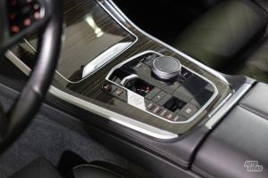White BMW X5 2023 in Vilnius, with an engine capacity of 3.00 L and mileage of 67 thousand km for 66491 €, photo 17 on AUTOMOTO.COM.LV
