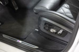 White BMW X5 2023 in Vilnius, with an engine capacity of 3.00 L and mileage of 67 thousand km for 66491 €, photo 19 on AUTOMOTO.COM.LV