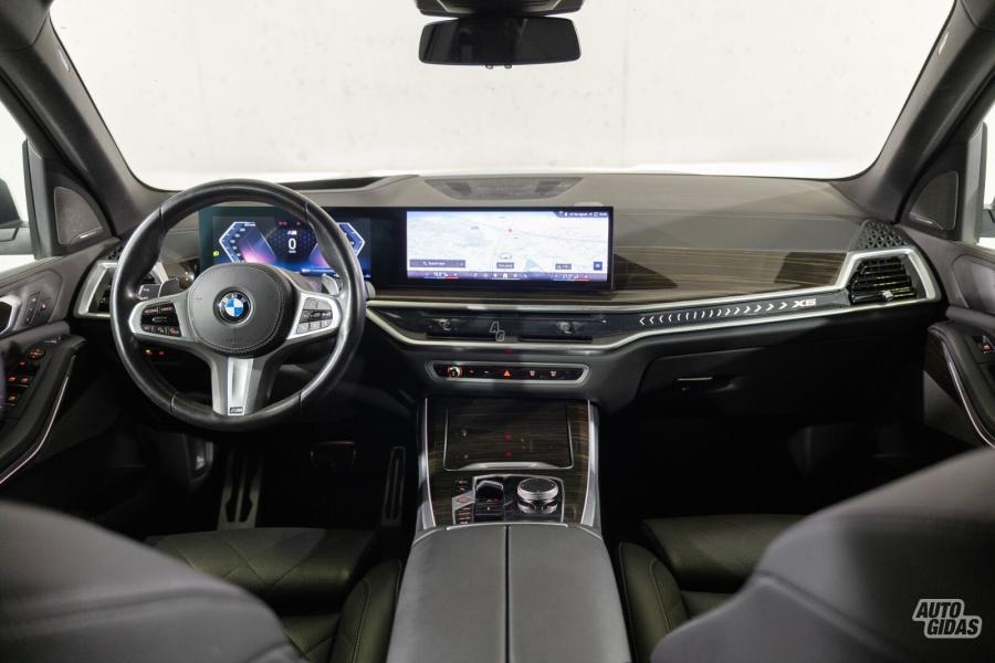 White BMW X5 2023 in Vilnius, with an engine capacity of 3.00 L and mileage of 67 thousand km for 66491 €, photo 25 on AUTOMOTO.COM.LV
