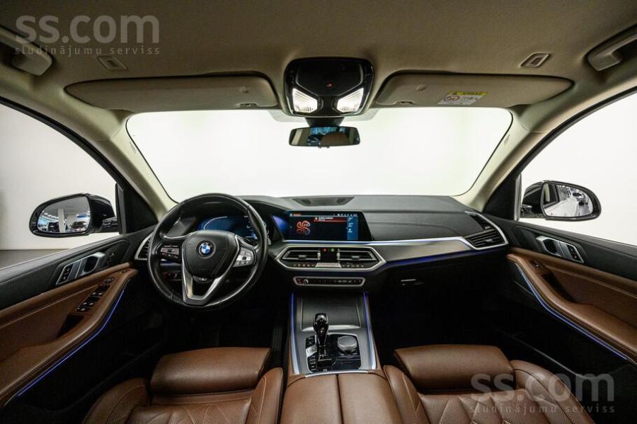 White BMW X5 2023 in Riga, with an engine capacity of 3.00 L and mileage of 68 thousand km for 39900 €, photo 6 on AUTOMOTO.COM.LV