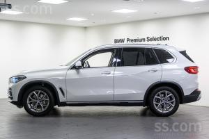 White BMW X5 2023 in Riga, with an engine capacity of 3.00 L and mileage of 68 thousand km for 39900 €, photo 10 on AUTOMOTO.COM.LV