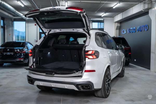 White BMW X5 2024 in Kaunas, with an engine capacity of 3.00 L and mileage of 34 thousand km for 64950 €, photo 10 on AUTOMOTO.COM.LV