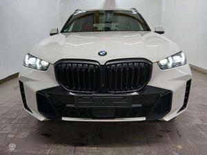 White BMW X5 2024 in Vilnius, with an engine capacity of 2.99 L and mileage of 128 thousand km for 69690 €, photo 2 on AUTOMOTO.COM.LV