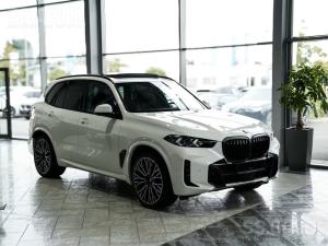 Balts BMW X5 2024 Tukums, ar dzinēja tilpumu 3.00 L un nobraukumu 25 tūkst. km par 88800 €, foto  vietnē AUTOMOTO.COM.LV