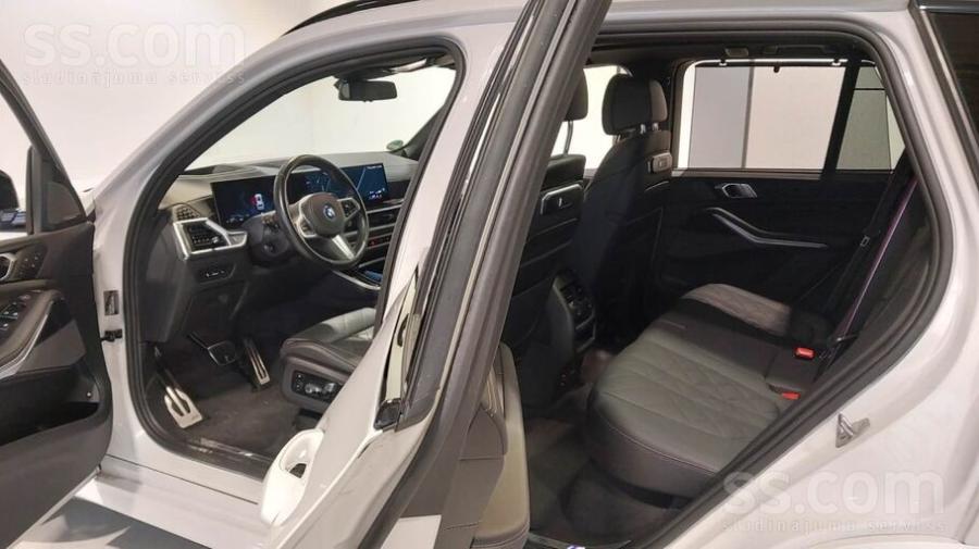Balts BMW X5 2024 Tukums, ar dzinēja tilpumu 3.00 L un nobraukumu 25 tūkst. km par 88800 €, foto 6 vietnē AUTOMOTO.COM.LV