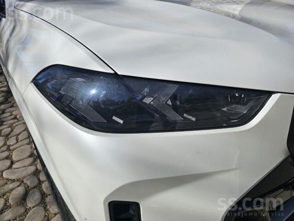 White BMW X5 2024 in Riga, with an engine capacity of 4.40 L and mileage of 41 thousand km for 84700 €, photo 4 on AUTOMOTO.COM.LV