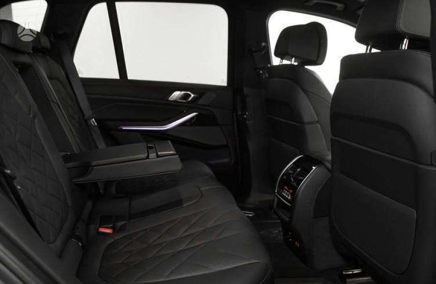 White BMW X5 2025 in Tukums, with an engine capacity of 0.00 L and mileage of 34 thousand km for 75990 €, photo 9 on AUTOMOTO.COM.LV