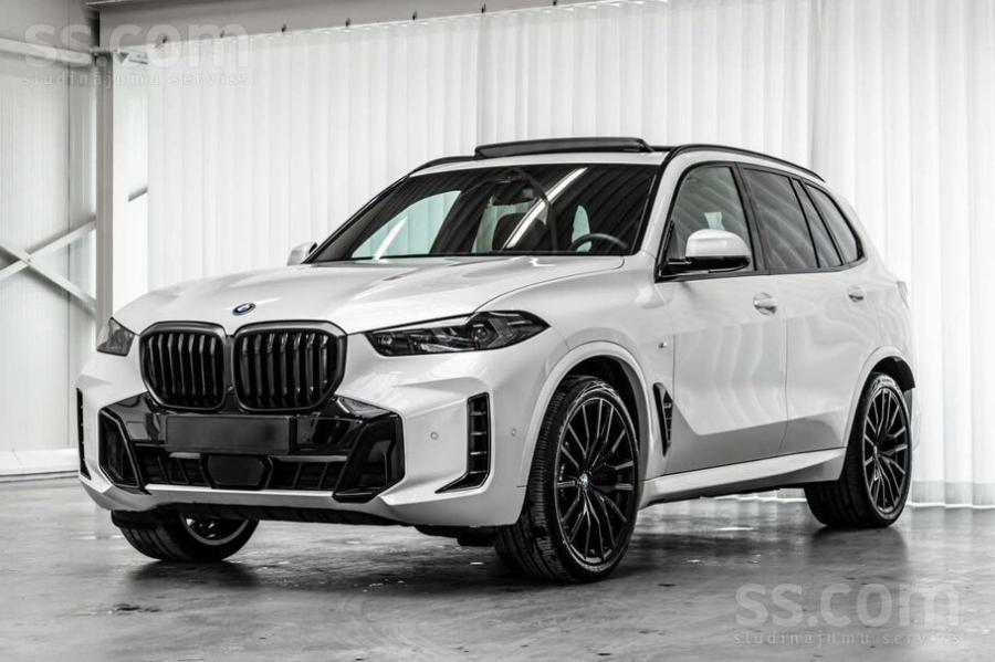 Balts BMW X5 2025 Tukums, ar dzinēja tilpumu 3.00 L un nobraukumu 0 tūkst. km par 75990 €, foto 1 vietnē AUTOMOTO.COM.LV