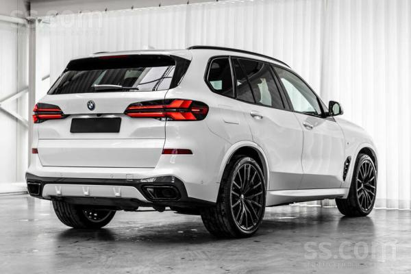 Balts BMW X5 2025 Tukums, ar dzinēja tilpumu 3.00 L un nobraukumu 0 tūkst. km par 75990 €, foto 3 vietnē AUTOMOTO.COM.LV