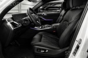 Balts BMW X5 2025 Tukums, ar dzinēja tilpumu 3.00 L un nobraukumu 0 tūkst. km par 75990 €, foto 6 vietnē AUTOMOTO.COM.LV