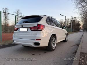 White BMW X5 2018 in Tallinn, with an engine capacity of 3.00 L and mileage of 143 thousand km for 27900 €, photo 3 on AUTOMOTO.COM.LV