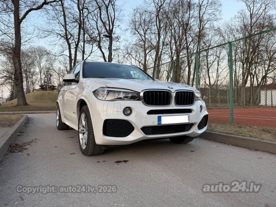 White BMW X5 2018 in Tallinn, with an engine capacity of 3.00 L and mileage of 143 thousand km for 27900 €, photo 4 on AUTOMOTO.COM.LV