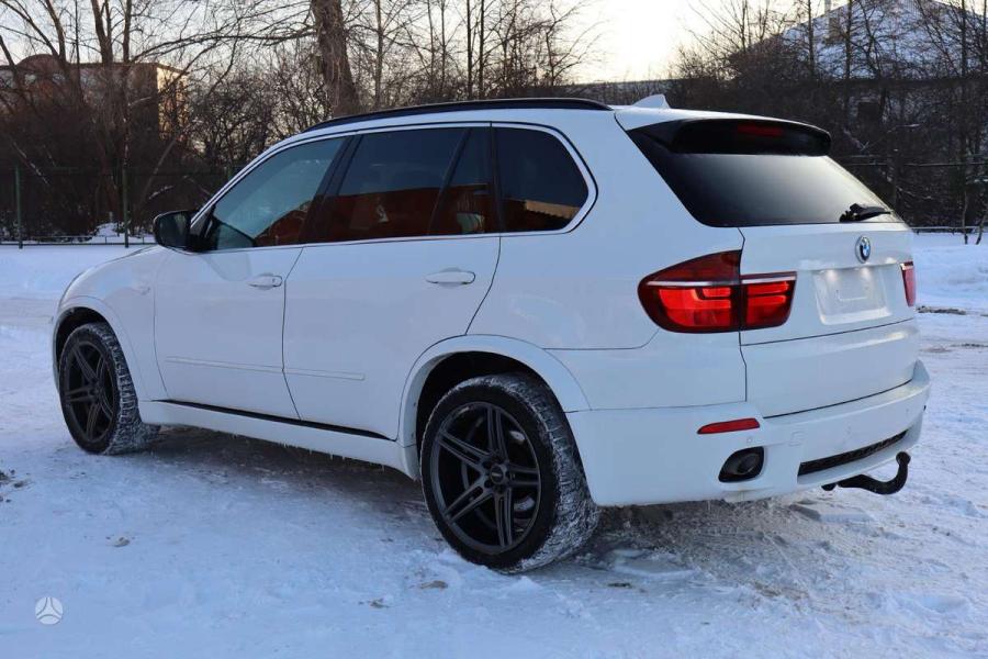 Balts BMW X5 2008 Klaipėda, ar dzinēja tilpumu 3.00 L un nobraukumu 318 tūkst. km par 9500 €, foto 2 vietnē AUTOMOTO.COM.LV