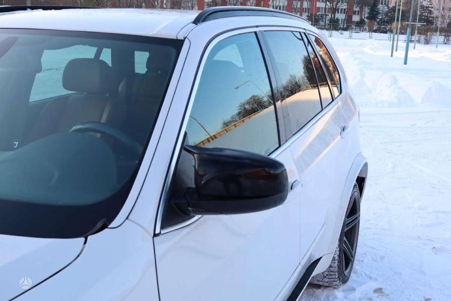 Balts BMW X5 2008 Klaipėda, ar dzinēja tilpumu 3.00 L un nobraukumu 318 tūkst. km par 9500 €, foto 11 vietnē AUTOMOTO.COM.LV