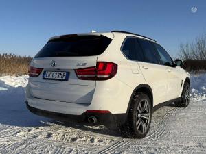 White BMW X5 2014 in Siauliai, with an engine capacity of 2.00 L and mileage of 232 thousand km for 17950 €, photo 2 on AUTOMOTO.COM.LV