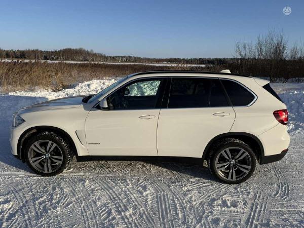 White BMW X5 2014 in Siauliai, with an engine capacity of 2.00 L and mileage of 232 thousand km for 17950 €, photo 10 on AUTOMOTO.COM.LV