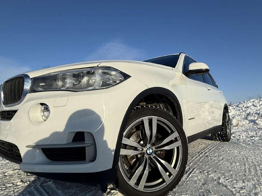 White BMW X5 2014 in Siauliai, with an engine capacity of 2.00 L and mileage of 232 thousand km for 17950 €, photo 11 on AUTOMOTO.COM.LV