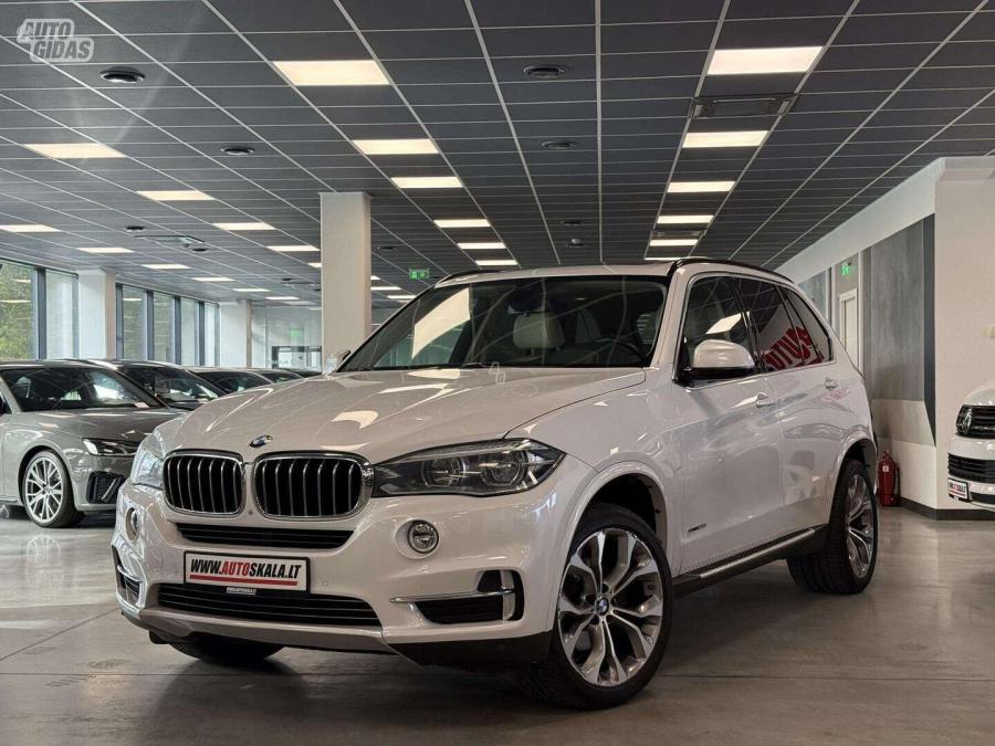 White BMW X5 2015 in Klaipeda, with an engine capacity of 3.00 L and mileage of 145 thousand km for 19500 €, photo 3 on AUTOMOTO.COM.LV
