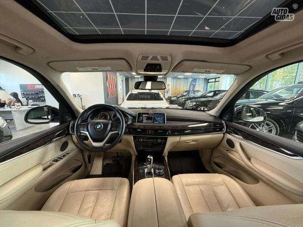 White BMW X5 2015 in Klaipeda, with an engine capacity of 3.00 L and mileage of 145 thousand km for 19500 €, photo 3 on AUTOMOTO.COM.LV
