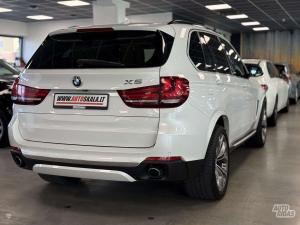 White BMW X5 2015 in Klaipeda, with an engine capacity of 3.00 L and mileage of 145 thousand km for 19500 €, photo 9 on AUTOMOTO.COM.LV