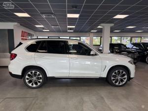 White BMW X5 2015 in Klaipeda, with an engine capacity of 3.00 L and mileage of 145 thousand km for 19500 €, photo 16 on AUTOMOTO.COM.LV