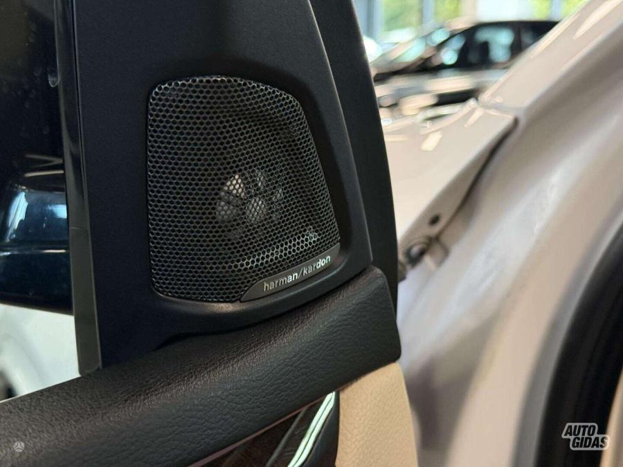 White BMW X5 2015 in Klaipeda, with an engine capacity of 0.00 L and mileage of 145 thousand km for 17950 €, photo 17 on AUTOMOTO.COM.LV