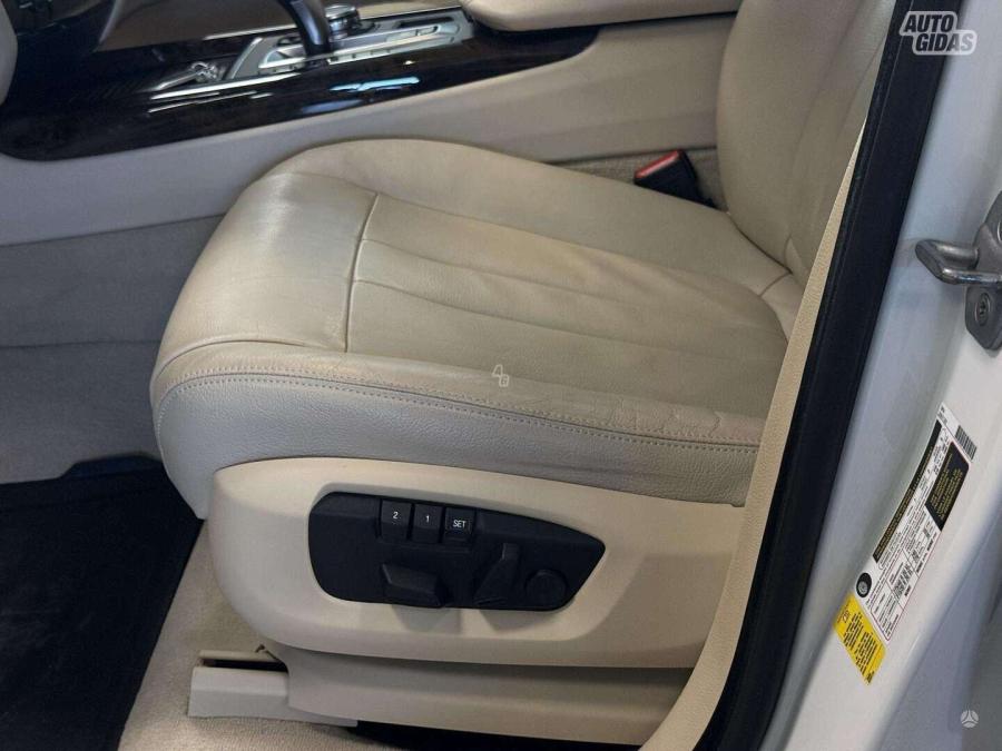 White BMW X5 2015 in Klaipeda, with an engine capacity of 0.00 L and mileage of 145 thousand km for 17950 €, photo 18 on AUTOMOTO.COM.LV