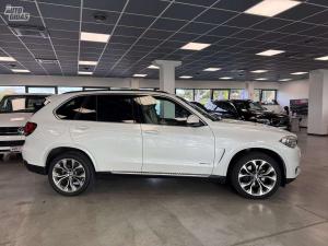 White BMW X5 2015 in Klaipeda, with an engine capacity of 0.00 L and mileage of 145 thousand km for 17950 €, photo 24 on AUTOMOTO.COM.LV