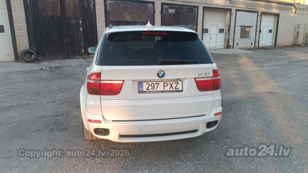 White BMW X5 2009 in Tallinn, with an engine capacity of 3.00 L and mileage of 240 thousand km for 10750 €, photo 5 on AUTOMOTO.COM.LV