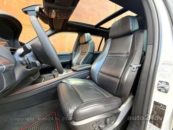 Balts BMW X5 2009 Tallina, ar dzinēja tilpumu 3.00 L un nobraukumu 250 tūkst. km par 10000 €, foto 10 vietnē AUTOMOTO.COM.LV