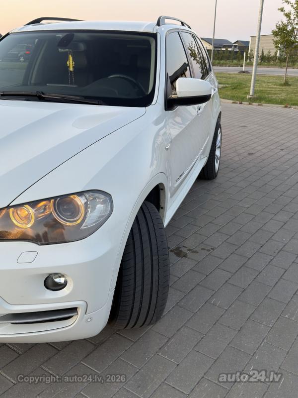 White BMW X5 2010 in Tallinn, with an engine capacity of 3.00 L and mileage of 326 thousand km for 10500 €, photo 3 on AUTOMOTO.COM.LV