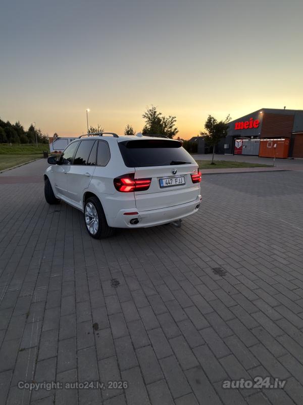 White BMW X5 2010 in Tallinn, with an engine capacity of 3.00 L and mileage of 326 thousand km for 10500 €, photo 6 on AUTOMOTO.COM.LV