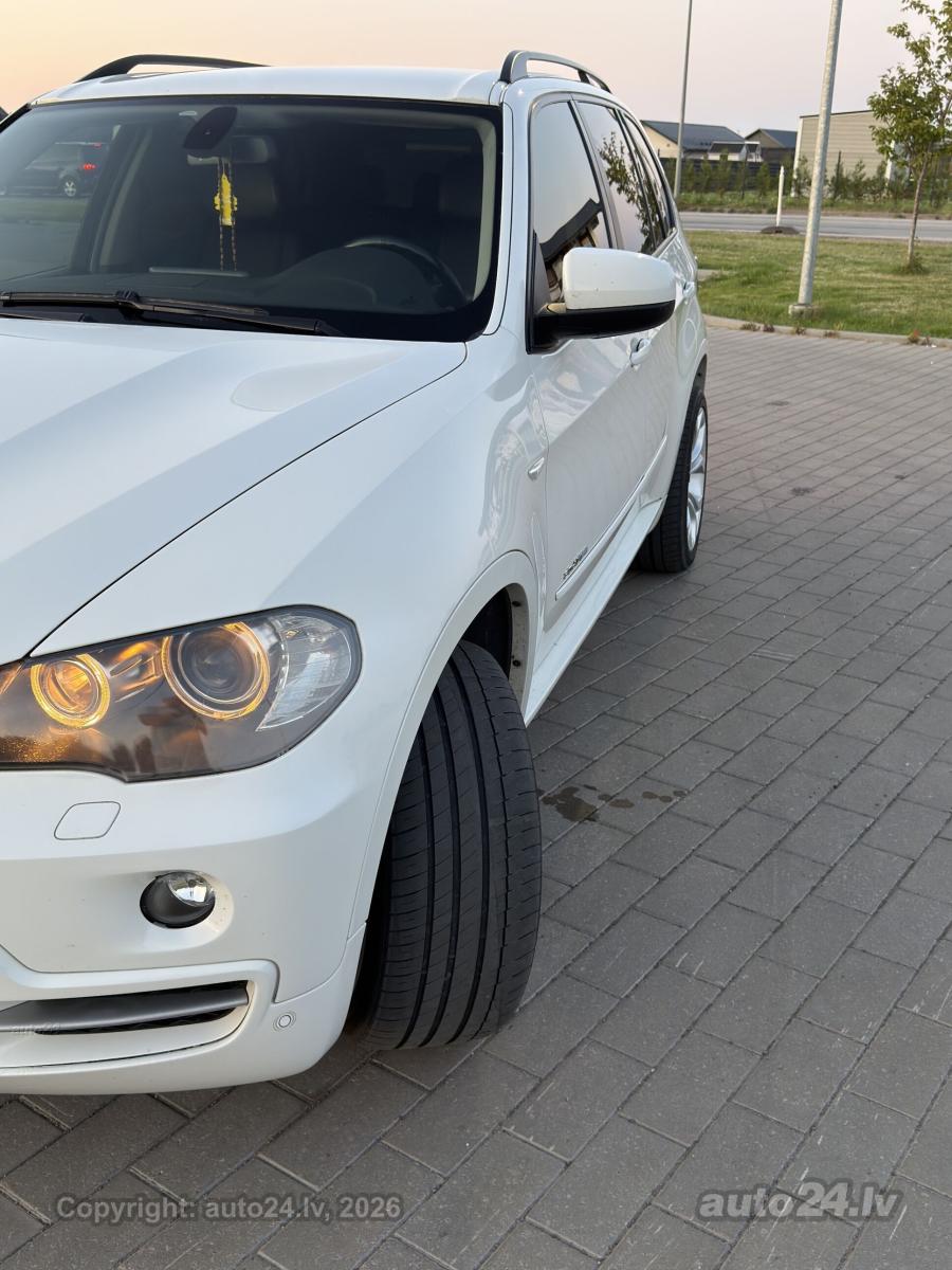White BMW X5 2010 in Tallinn, with an engine capacity of 3.00 L and mileage of 326 thousand km for 10500 €, photo 4 on AUTOMOTO.COM.LV