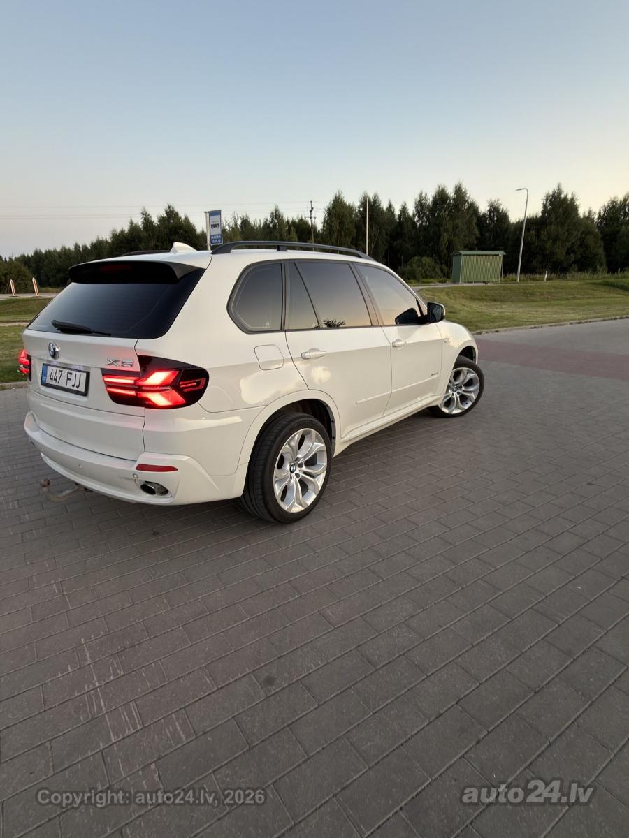 White BMW X5 2010 in Tallinn, with an engine capacity of 3.00 L and mileage of 326 thousand km for 10500 €, photo 8 on AUTOMOTO.COM.LV