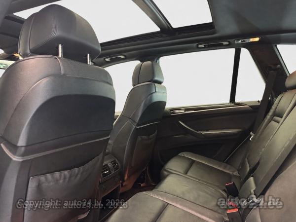 White BMW X5 2012 in Tallinn, with an engine capacity of 3.00 L and mileage of 380 thousand km for 14900 €, photo 9 on AUTOMOTO.COM.LV