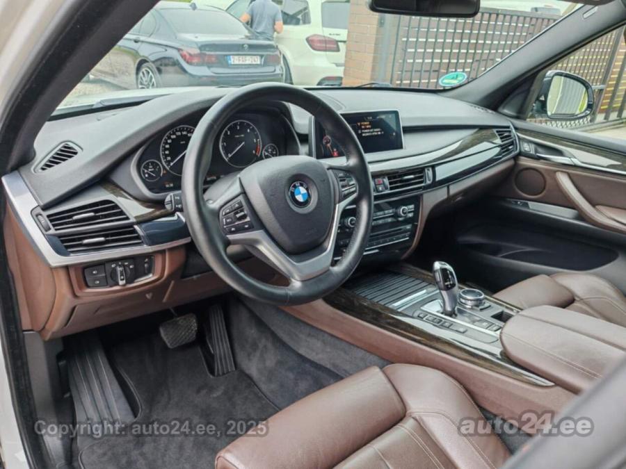 Balts BMW X5 2014 Jehvi, ar dzinēja tilpumu 3.00 L un nobraukumu 337 tūkst. km par 21999 €, foto 15 vietnē AUTOMOTO.COM.LV