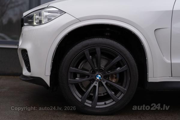 Balts BMW X5 2014 Tallina, ar dzinēja tilpumu 3.00 L un nobraukumu 220 tūkst. km par 20900 €, foto 5 vietnē AUTOMOTO.COM.LV