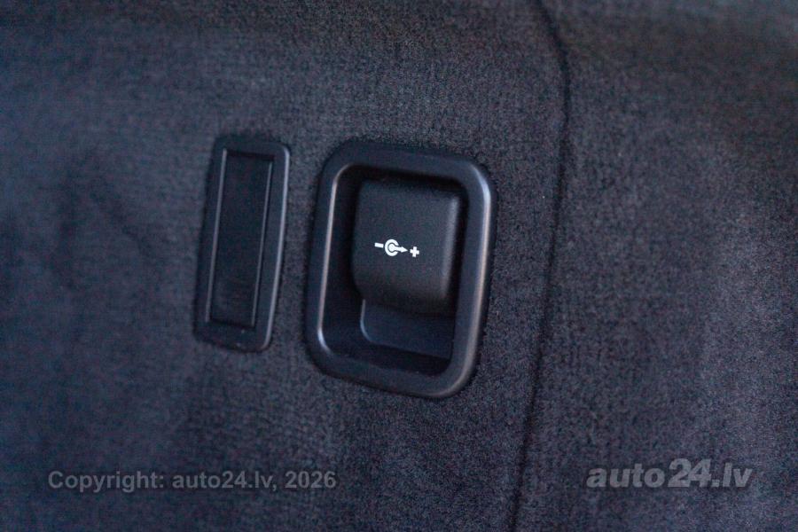 Balts BMW X5 2014 Tallina, ar dzinēja tilpumu 3.00 L un nobraukumu 167 tūkst. km par 21990 €, foto 18 vietnē AUTOMOTO.COM.LV