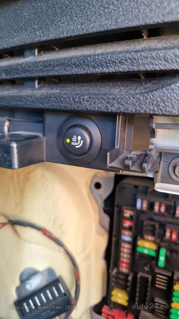 Белый БМВ Х5 2015 в Таллин, объемом двигателя 3.00 л и пробегом 296 тыс. км за 23000 €, фото 11 на AUTOMOTO.COM.LV