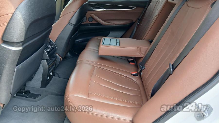 White BMW X5 2017 in Tallinn, with an engine capacity of 3.00 L and mileage of 149 thousand km for 28900 €, photo 6 on AUTOMOTO.COM.LV