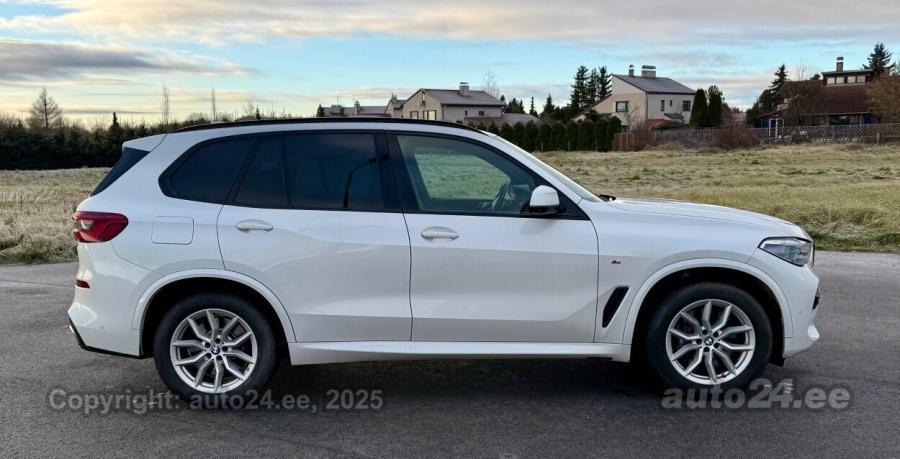 Balts BMW X5 2018 Tallina, ar dzinēja tilpumu 3.00 L un nobraukumu 148 tūkst. km par 37900 €, foto 5 vietnē AUTOMOTO.COM.LV
